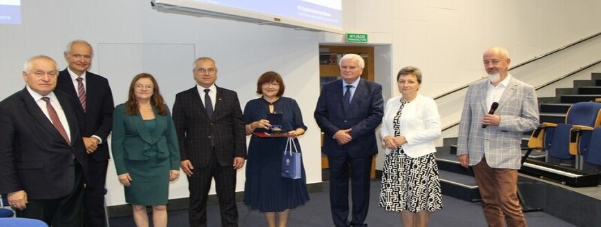 Prof. Anna Halicka earns prestigious medal / News / Lublin University ...